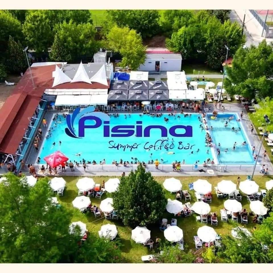 Ανοικτή το Δεκαπεντάγουστο η Δημοτική πισίνα στη Νεάπολη - FORMedia