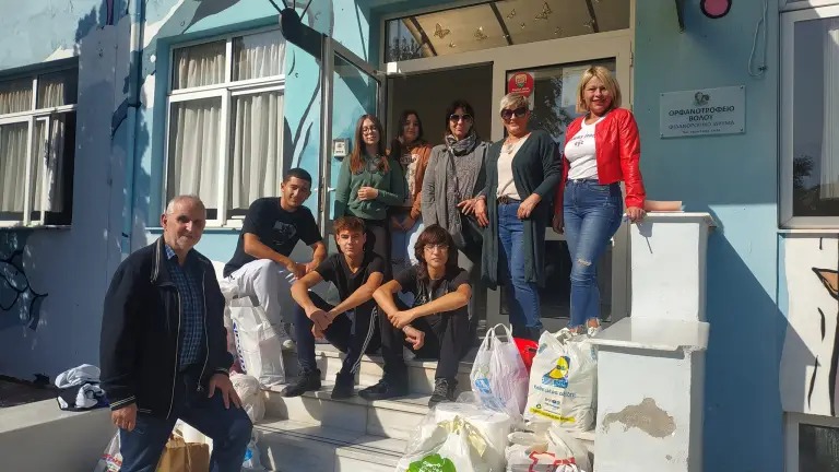 Είδη πρώτης ανάγκης στο Ορφανοτροφείο Βόλου από το 2ο Πρότυπο ΓΕΛ Βόλου ...