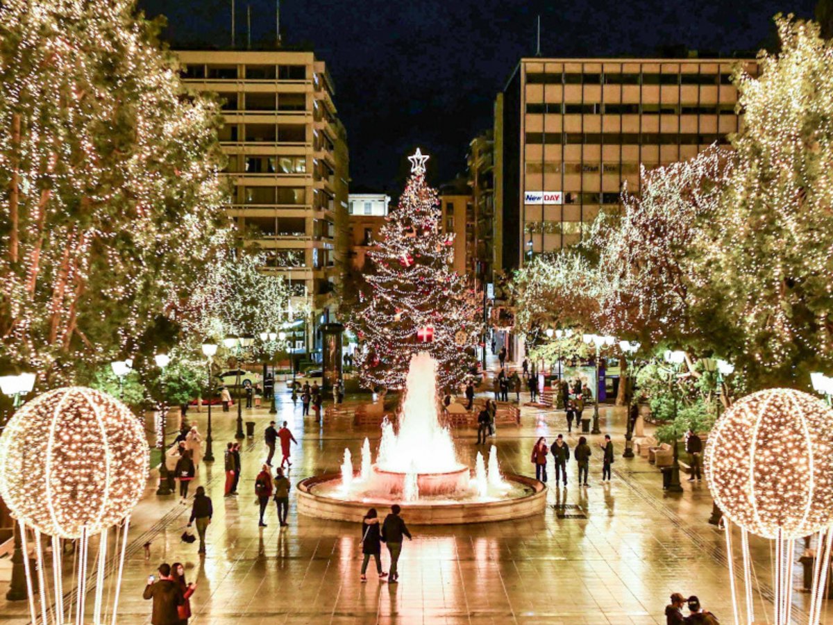 Χριστούγεννα στην Αθήνα: Την Πέμπτη φωταγωγείται το δέντρο στο Σύνταγμα ...