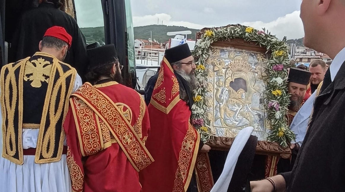 «Άξιον Εστί»: Ξεκίνησε η μεταφορά της εικόνας από το Άγιον Όρος στην ...
