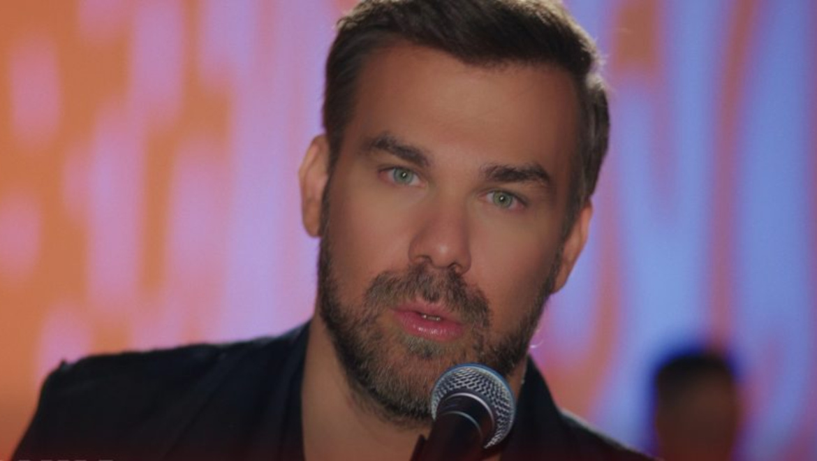 Γιώργος Σαμπάνης - «Απ’ τον ουρανό»: Το music video της νέας του ...